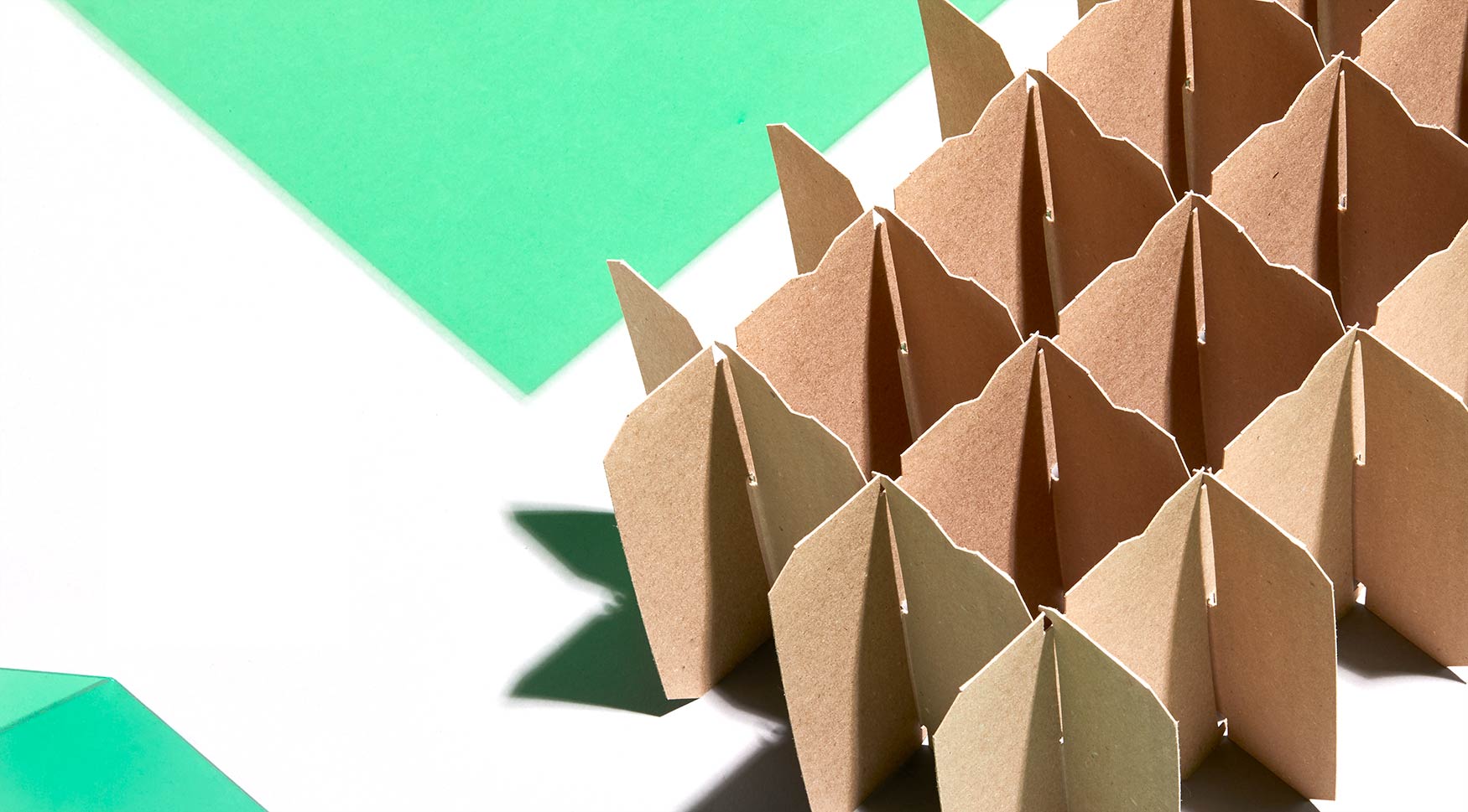 L'Alveare Srl - Stretched and corrugated cardboard separators and dividers